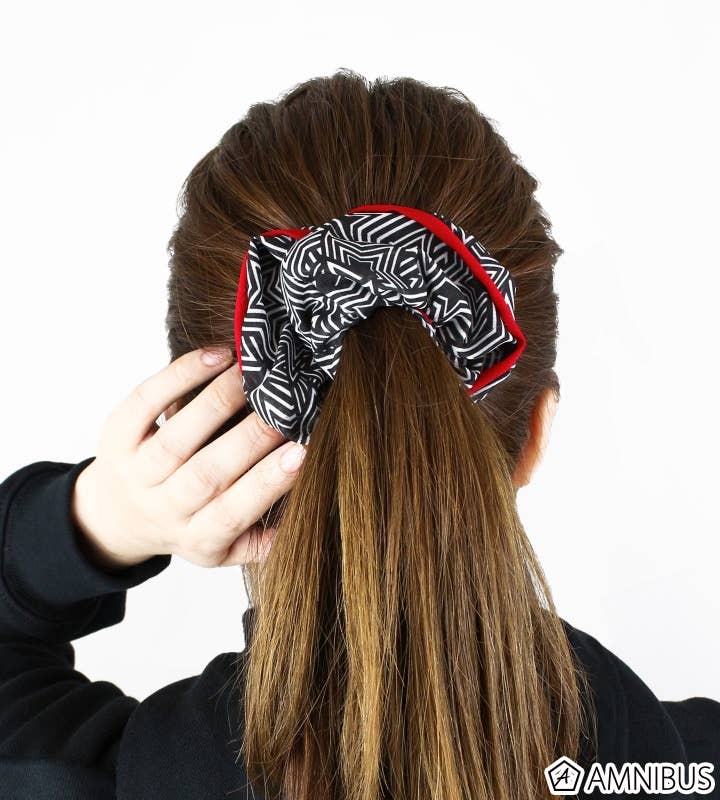 Persona 5 Scrunchy (Star Pattern) | HLJ.com