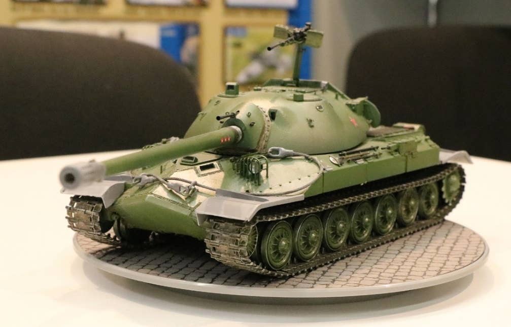 IS-7 Soviet Heavy Tank (w/ Resin & Etched Parts) | HLJ.com
