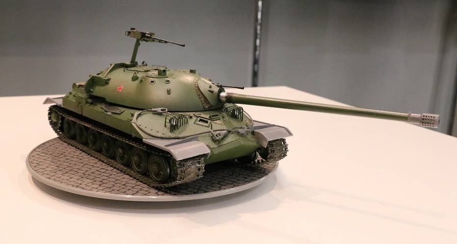 IS-7 Soviet Heavy Tank (w/ Resin & Etched Parts) | HLJ.com