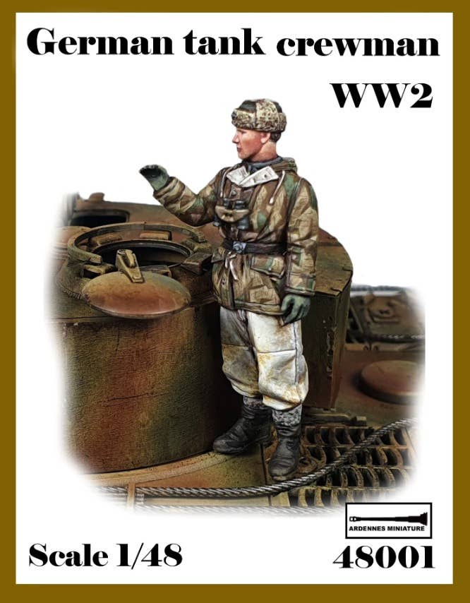 WWII German Tank Crew In Winter Gear Conveying Information | HLJ.com