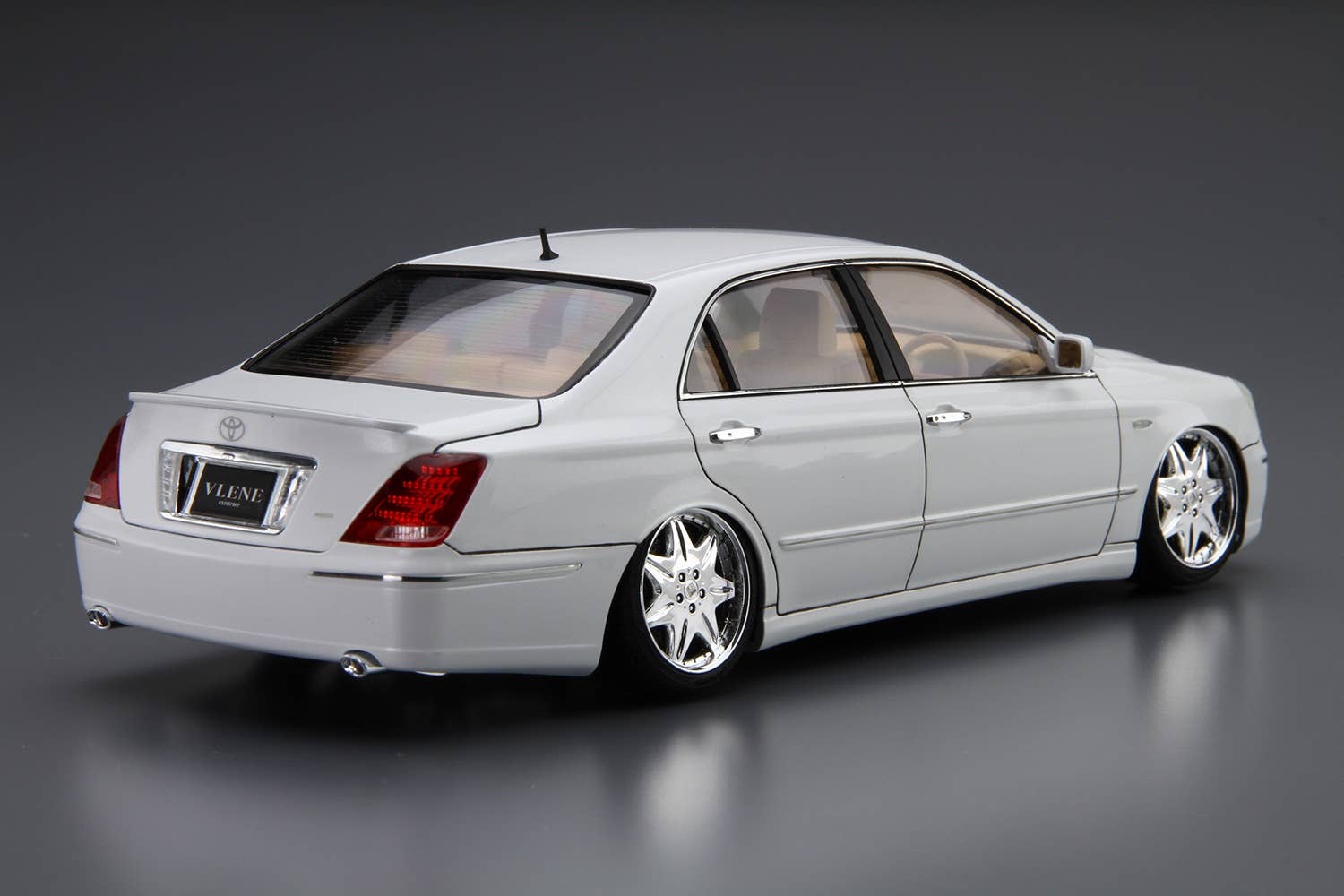 Vlene UZS186 Majesta '04 (Toyota) | HLJ.com