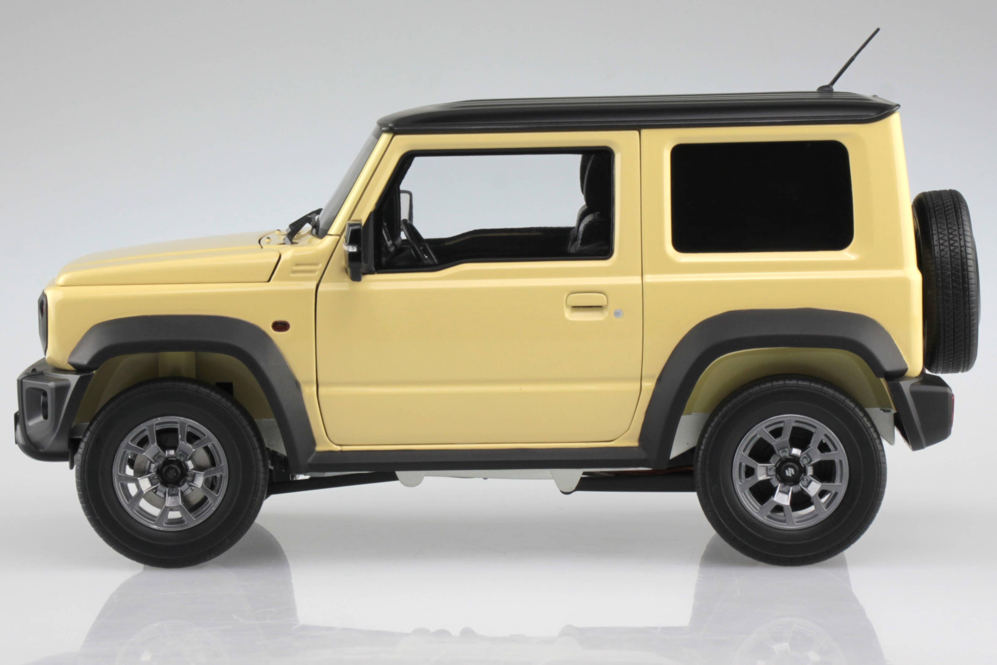 Suzuki Jimny Sierra Chiffon Ivory Metallic | HLJ.com