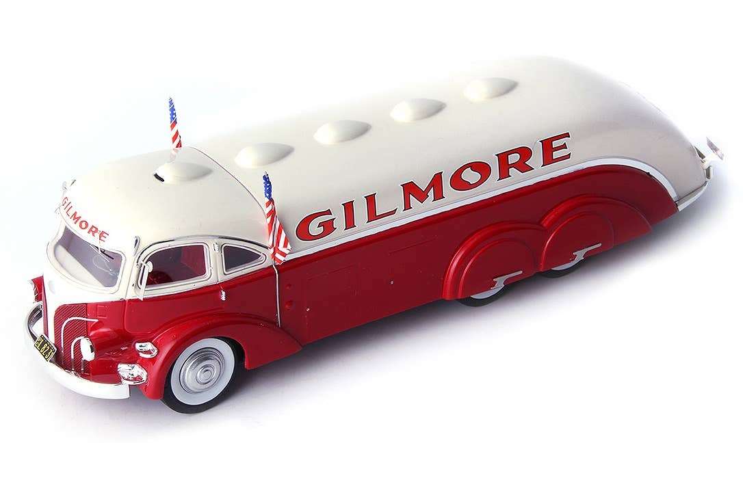 White Gilmore Streamline Tank Truck 1935 Red & Ivory | HLJ.com