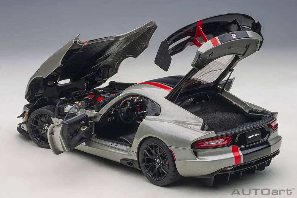 Dodge Viper ACR (Metallic Silver & Black Stripe) | HLJ.com