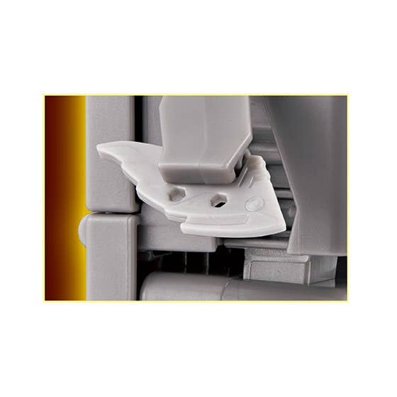 Ultra Noodle Transforming Toy: Ultraman Zero | HLJ.com