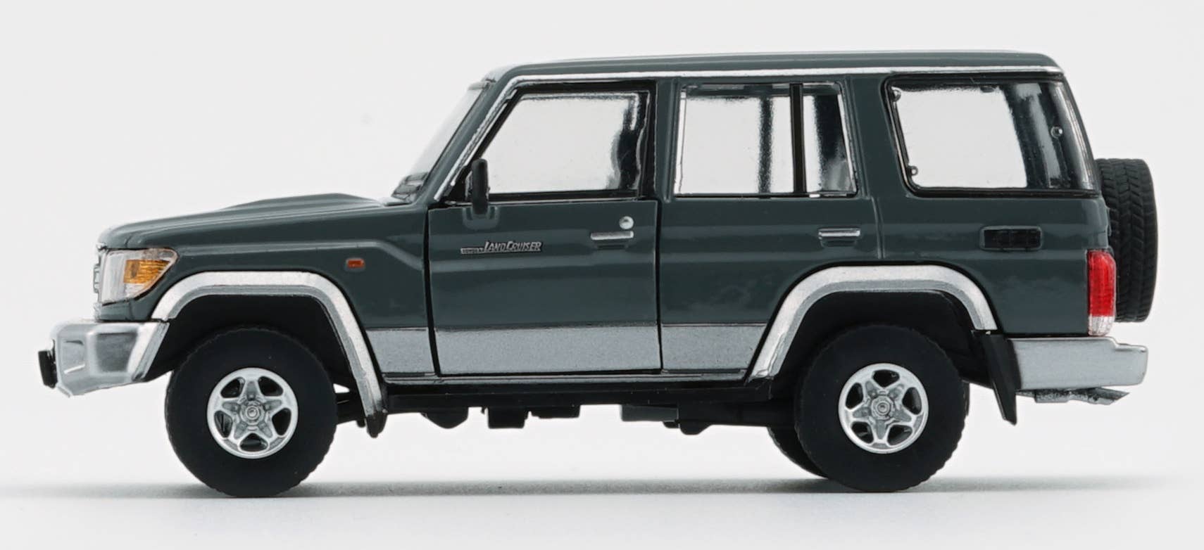 Toyota Land Cruiser LC76 Dark Gray LHD | HLJ.com