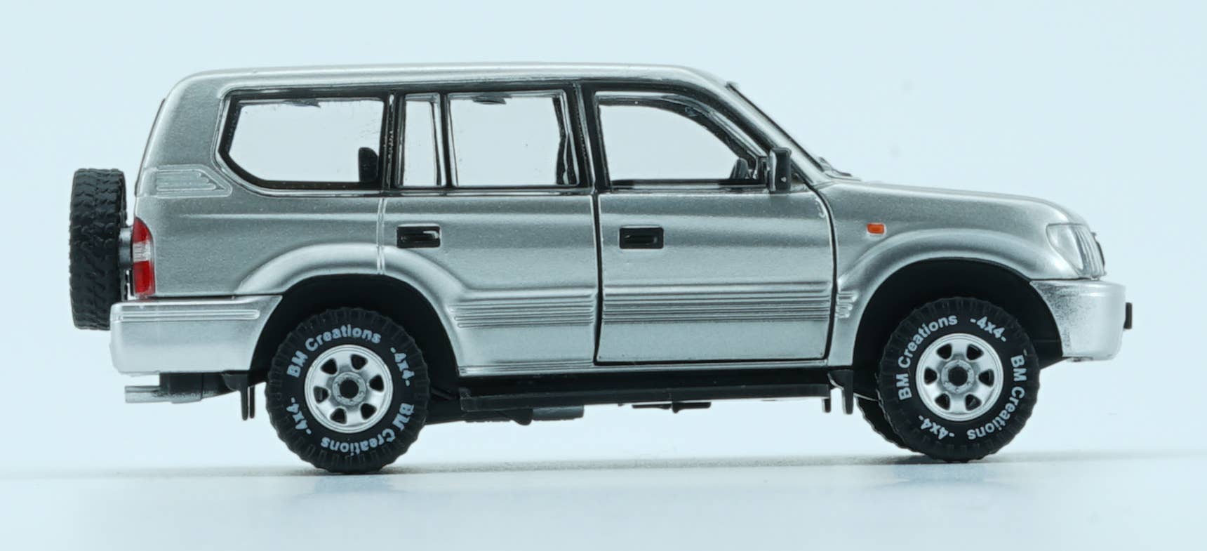 Toyota Land Cruiser Prado LC95 Silver (LHD) | HLJ.com