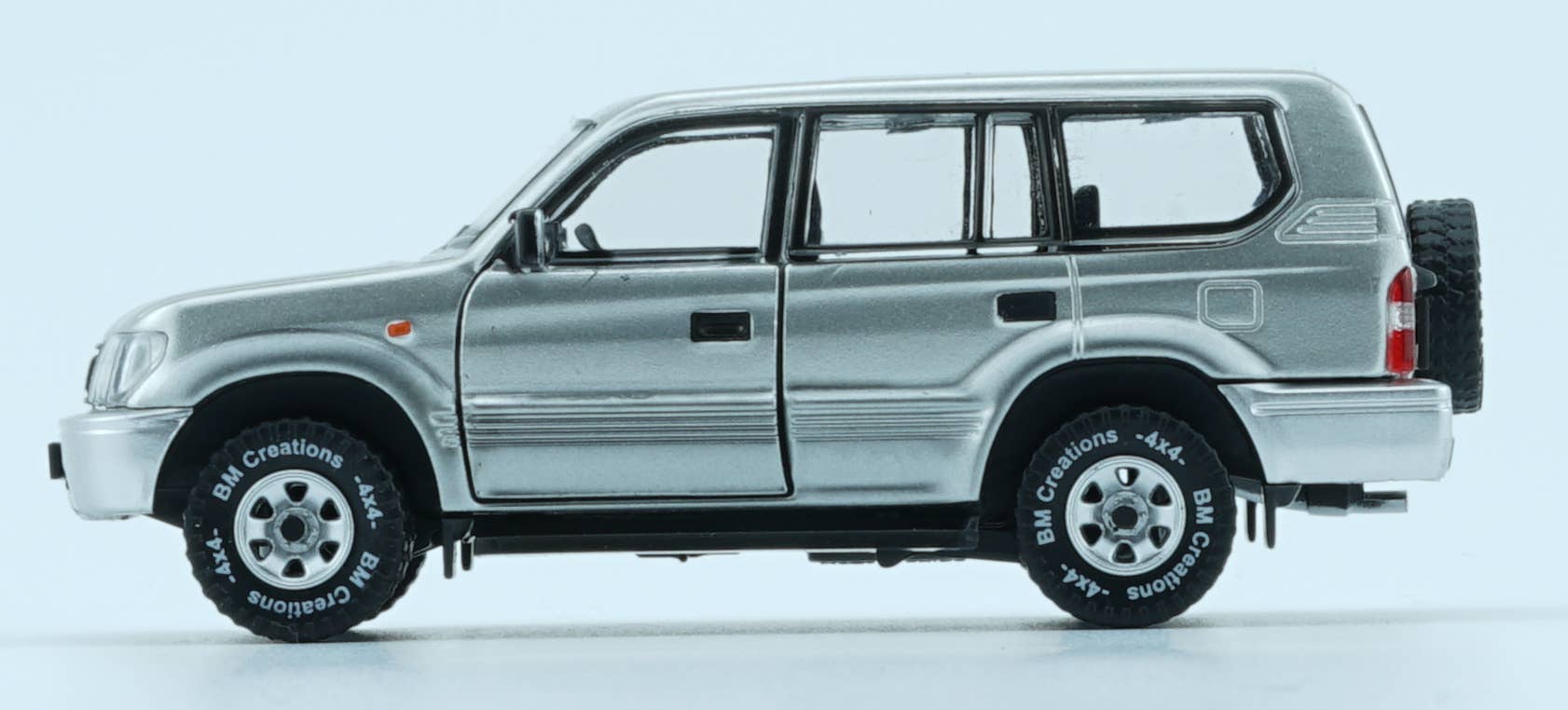 Toyota Land Cruiser Prado LC95 Silver (LHD) | HLJ.com