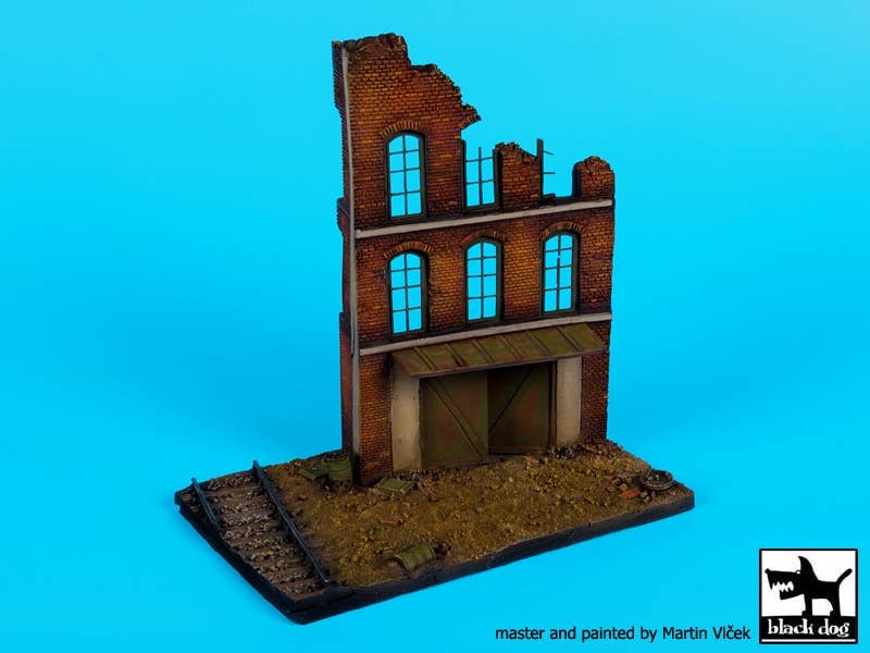 Ruined Factory with Railroad Base | HLJ.com
