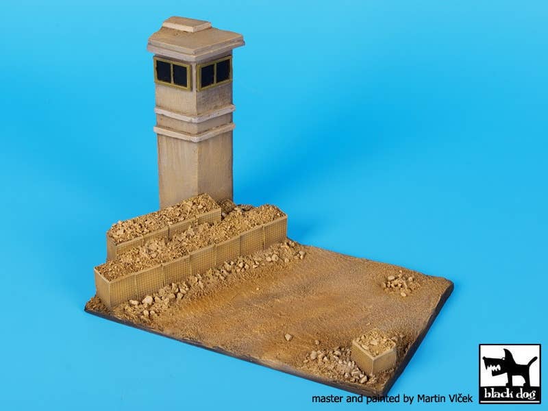 Guard Tower Base | HLJ.com