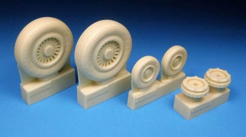 MiG-25 Foxbat Main and Nosewheels | HLJ.com