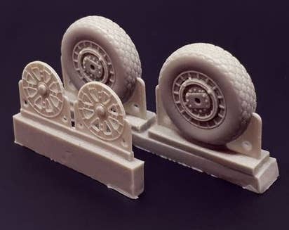 F4U Corsair Cross Tread Wheels Set | HLJ.com