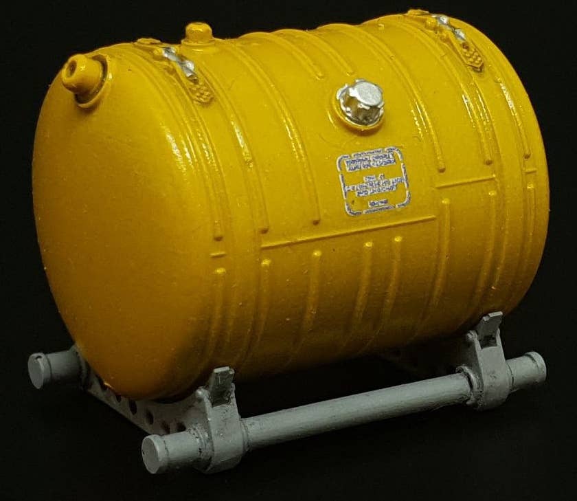 Mi-24D internal additional fuel tank | HLJ.com