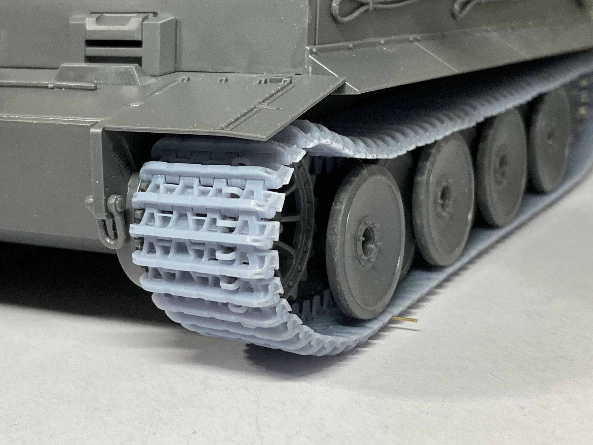 Connected Movable Tracks for Tiger I (Early type / Mirror Type) | HLJ.com