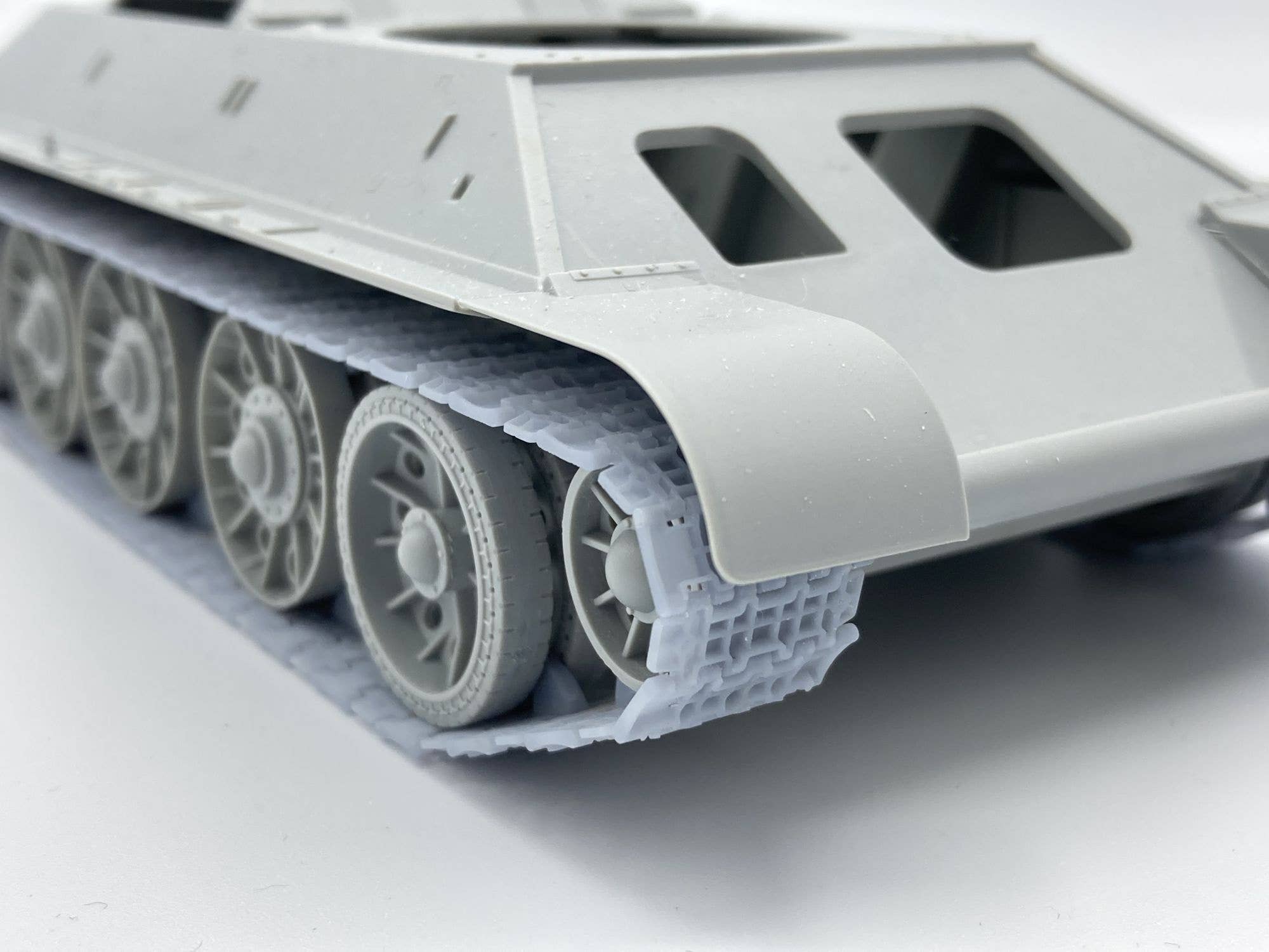 Connected Movable Tracks for T-34 | HLJ.com