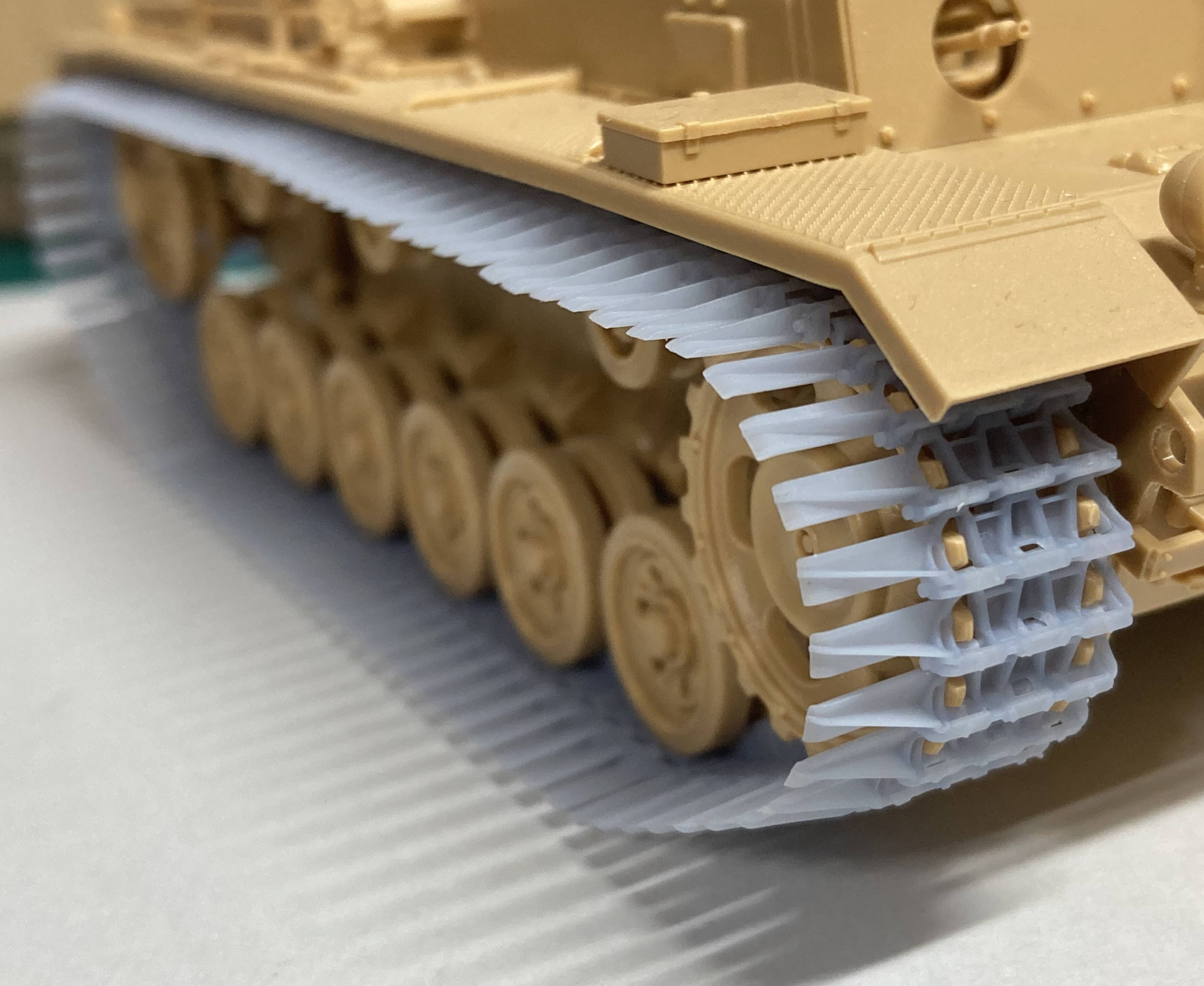 Pz.Kpfw.III/IV Winterkette Linked Movable Tracks type6 w / Cleats | HLJ.com