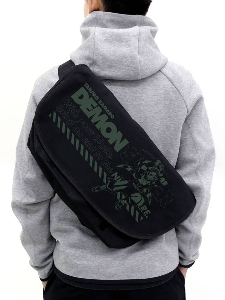 Demon Slayer: Kimetsu no Yaiba: Kamado Tanjiro Messenger Bag Black ...