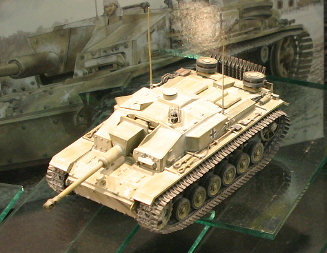 Stug.III Ausf.F/8 Late Production w/Winter Track | HLJ.com