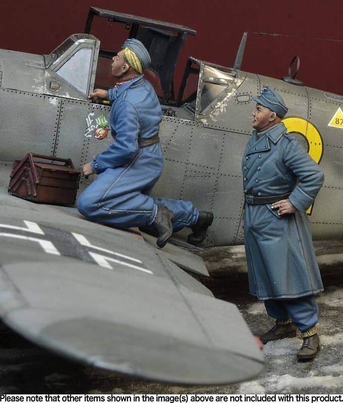 WW.II German Air Force Maintenance Soldiers Inspecting Their Favorite ...