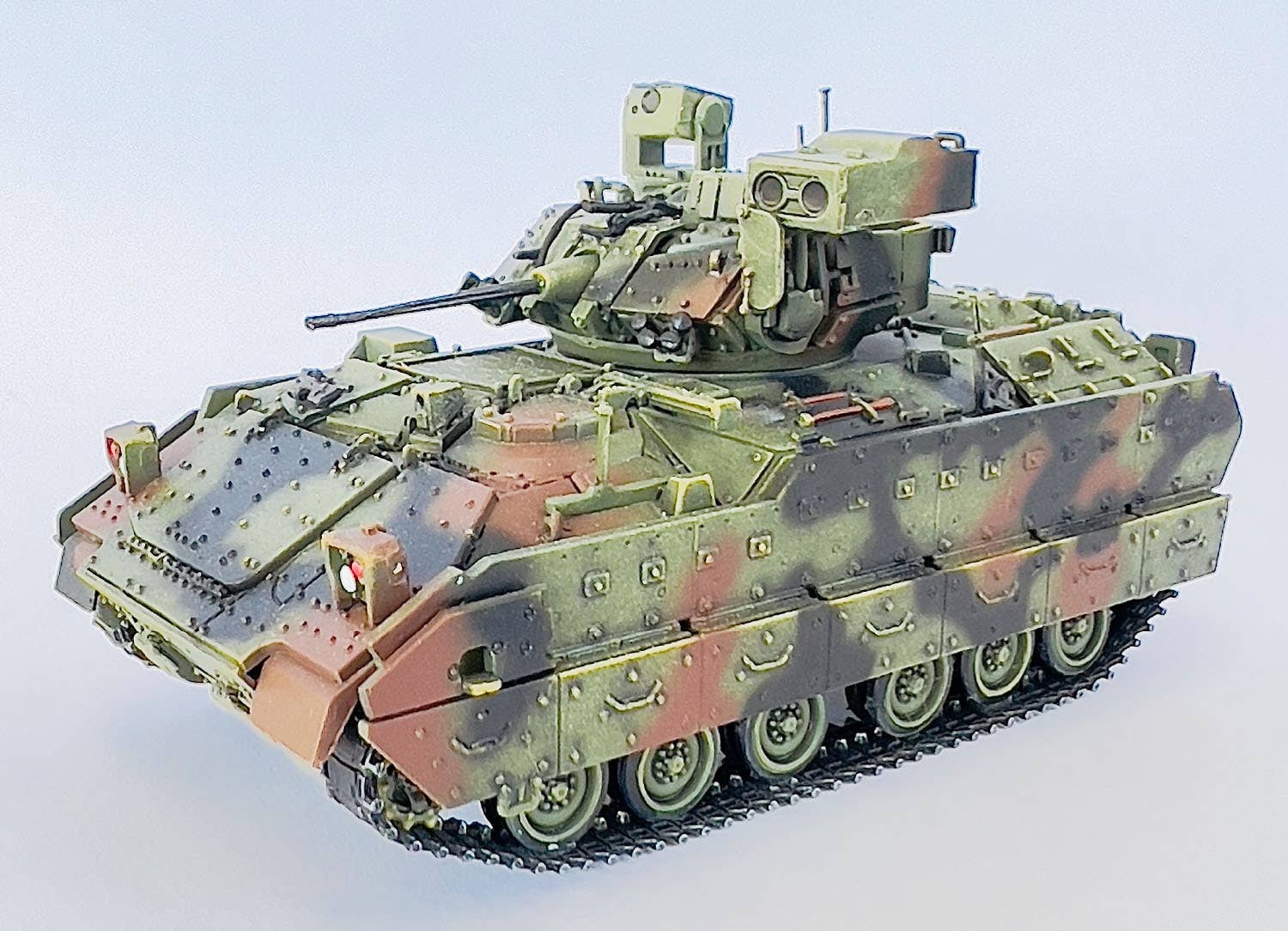 Neo Dragon Armor US Infantry Fighting Vehicle M2A3 Bradley Finished ...