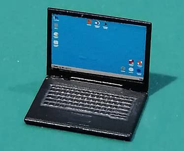 Diorama Material Laptop PC Set | HLJ.com