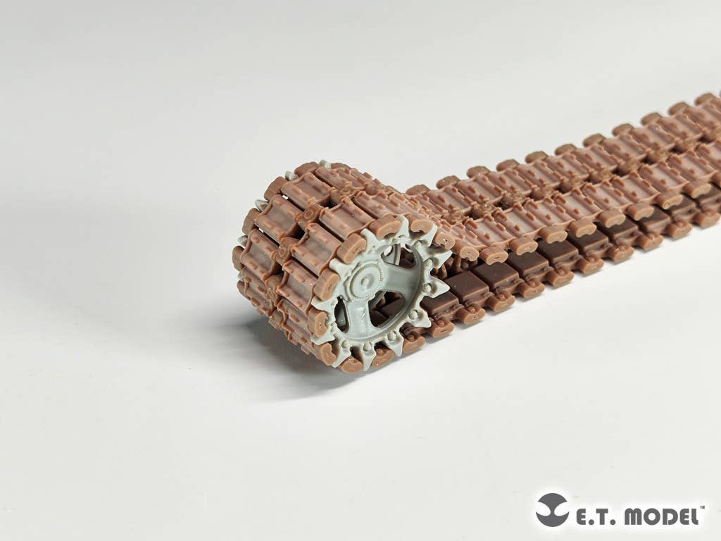 Current Use Russia Movable Crawler Track Type.1 for T-80 MBT Series ...