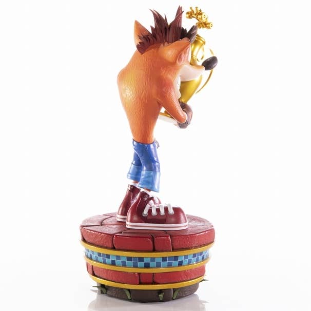 Crash Bandicoot: Crash Team Racing Nitro-Fueled! Statue Winner | HLJ.com