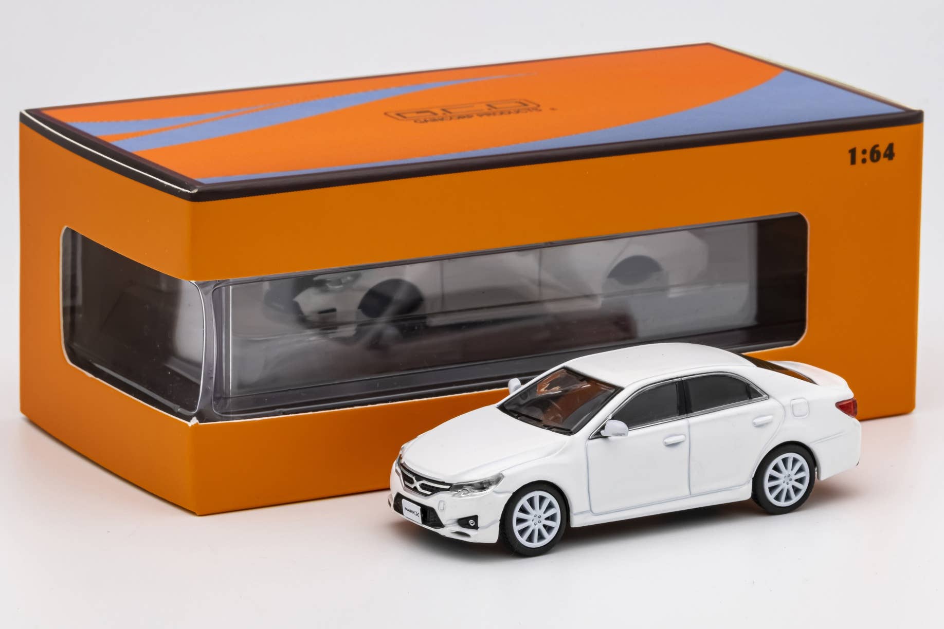 Toyota Mark X -RHD White / White Bonnet | HLJ.com