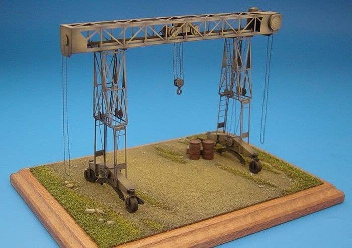 Fries 16t German Crane (Resin Construction Kit with PE Parts) | HLJ.com