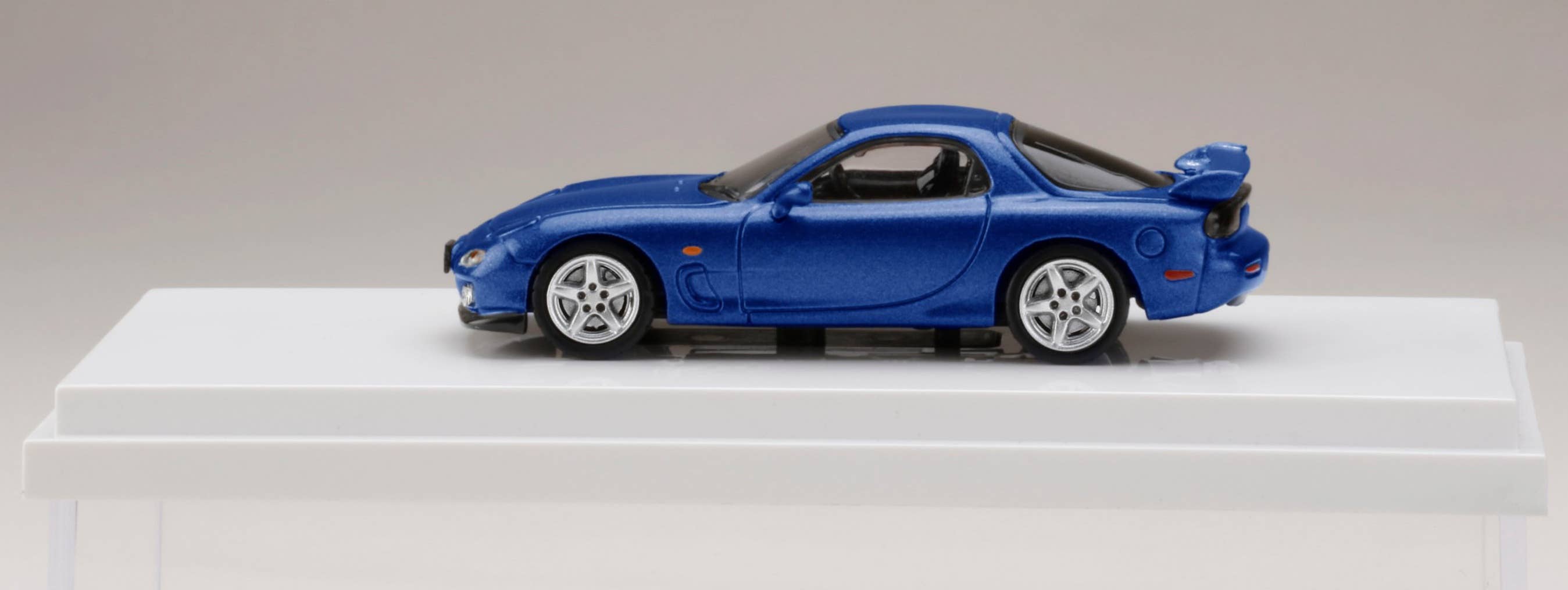 Mazda RX-7 (FD3S) Type R Bathurst Innocent Blue Mica | HLJ.com