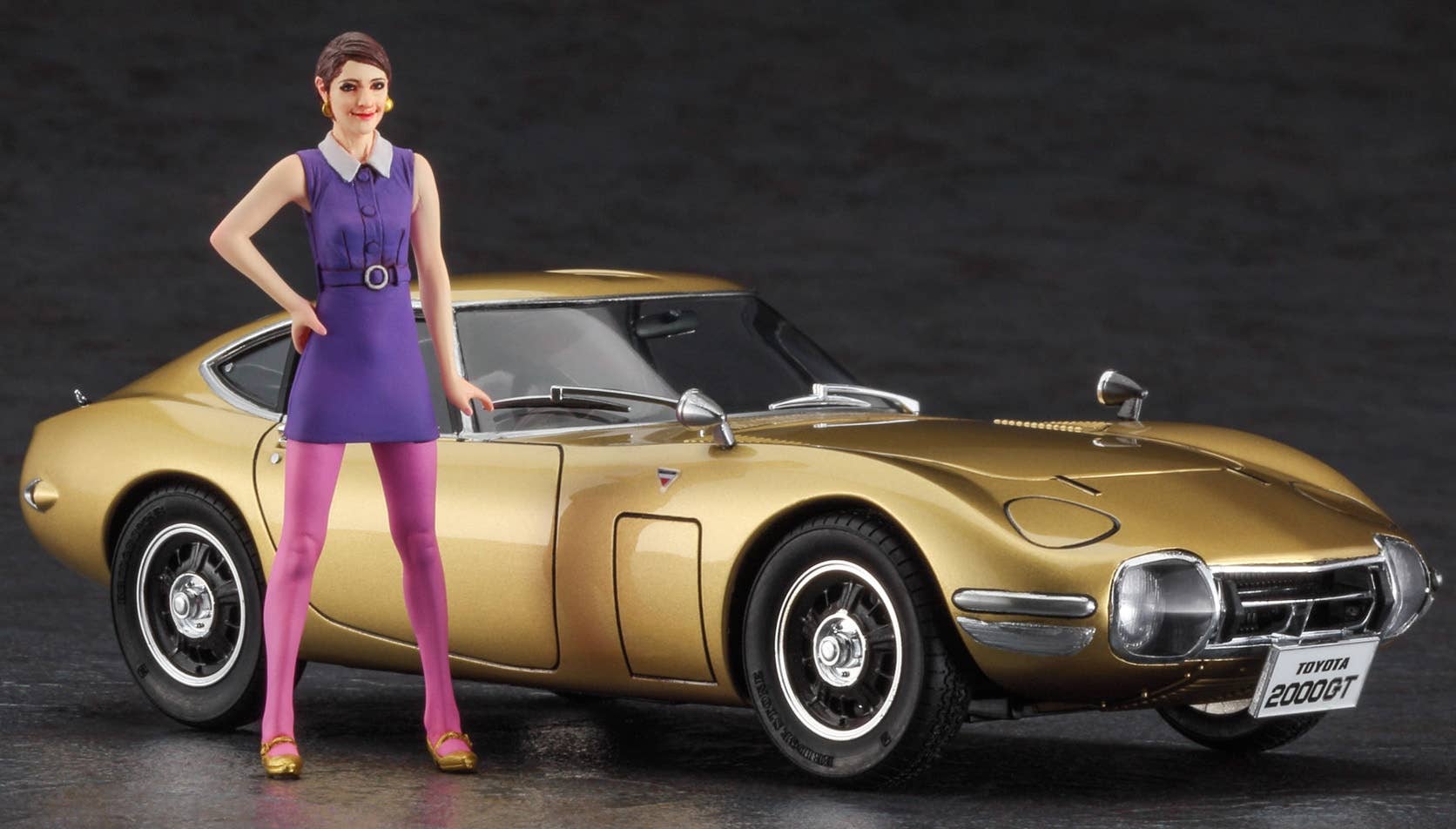 Toyota 2000GT Gold w / 60's Girls Model Figure | HLJ.com