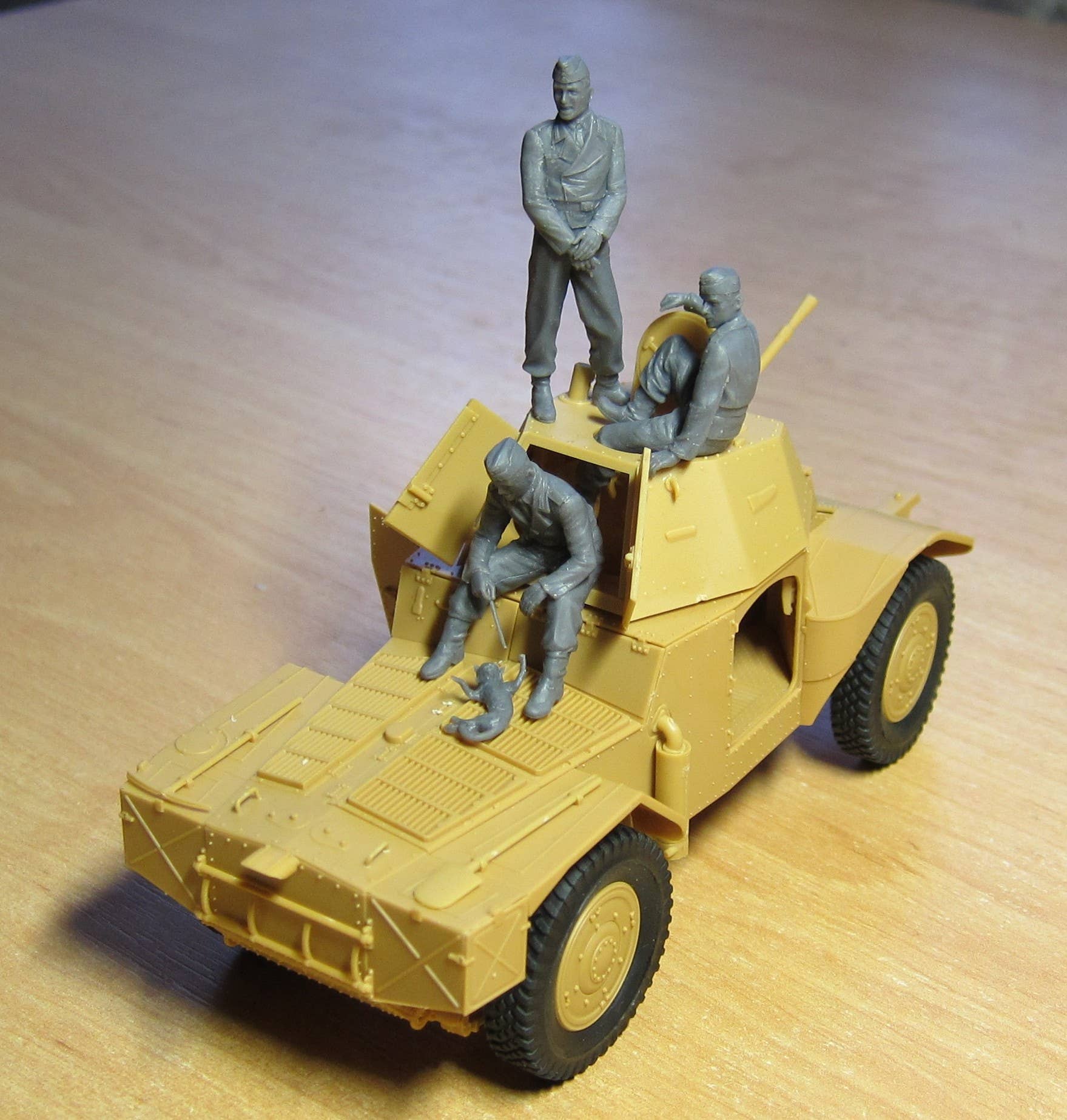 P204(f) with German Armoured Vehicle Crew | HLJ.com