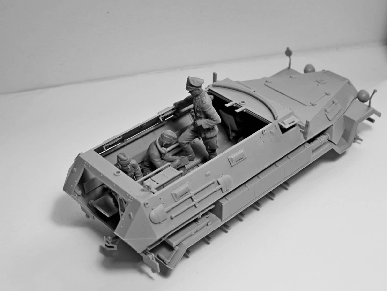 German Command Vehicle Crew (1939-1942) (4 figures) | HLJ.com