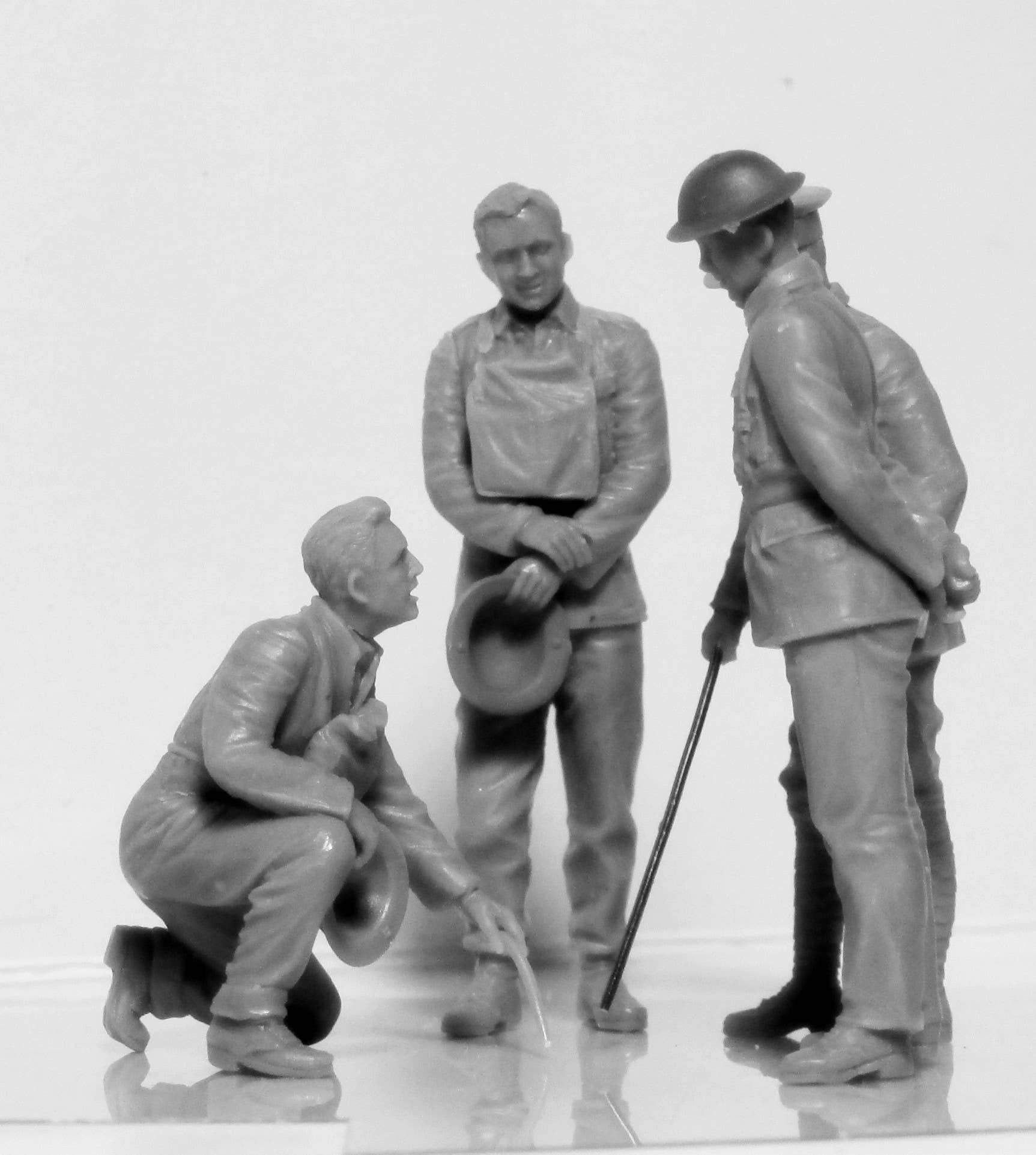 Model T RNAS Armored Car w/British Tank Crew | HLJ.com