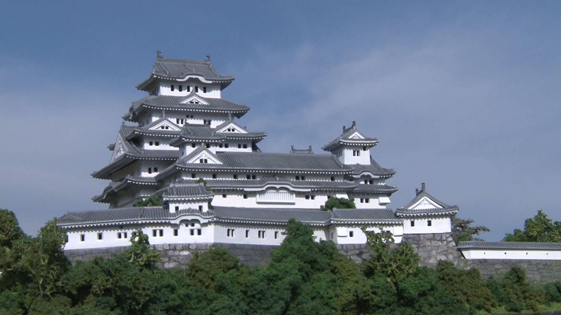 Mokei Dojo Light x 2 How to Make a Castle Model | HLJ.com