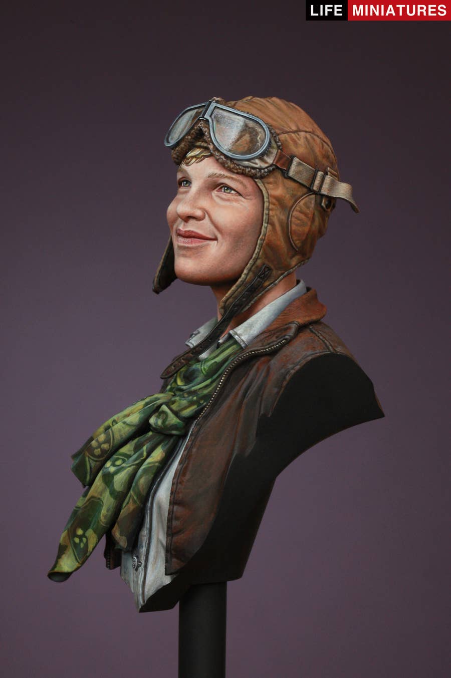 Bust Amelia Earhart 1937 -The Sky Has No Limits- | HLJ.com