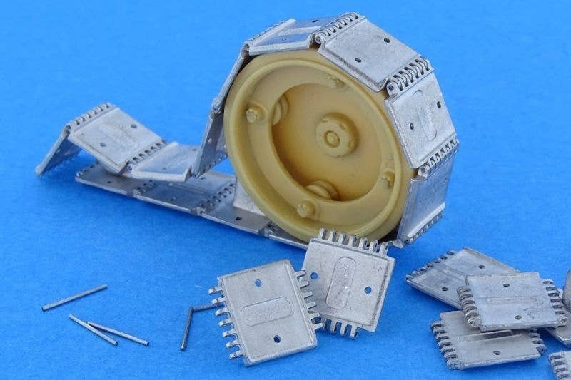 BT-2, BT-5 Tracks | HLJ.com