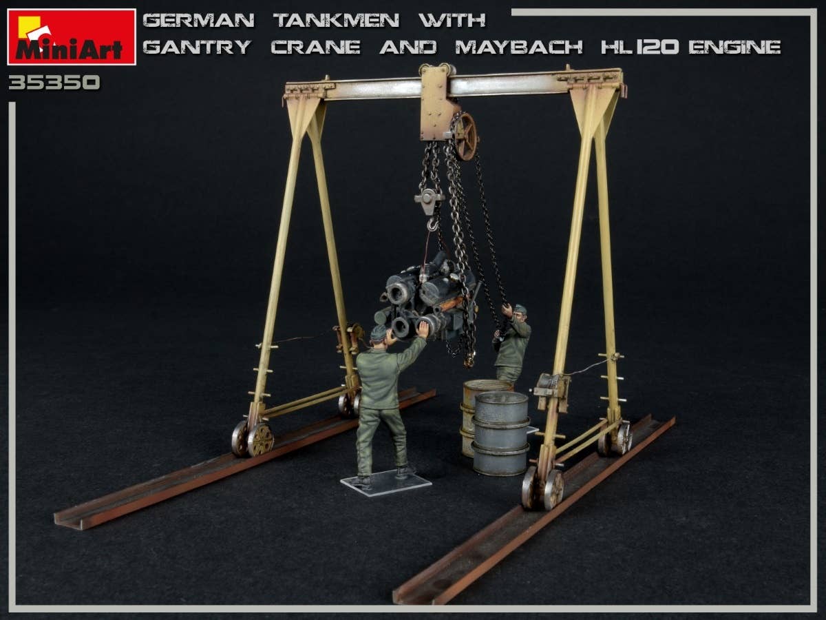 2 German Tank Soldiers (With Gantry Crane & Maybach HL120 Engine) | HLJ.com