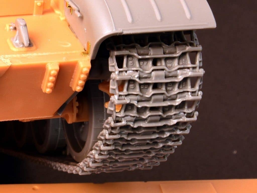 T-54, T-55, T-62 OMSh Track Links Set Late Type | HLJ.com
