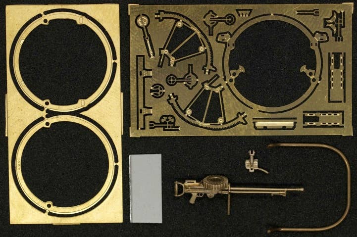 Lewis Mk III single machine gun on the Scarff ring (UK) | HLJ.com