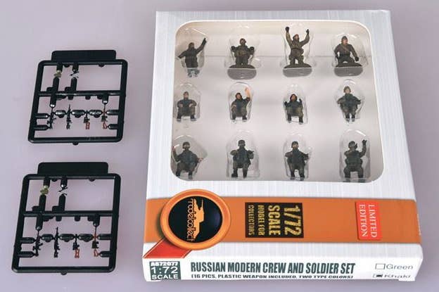 Russian Modern Crew and Soldier Set (16 Figures, Plastic Weapon ...
