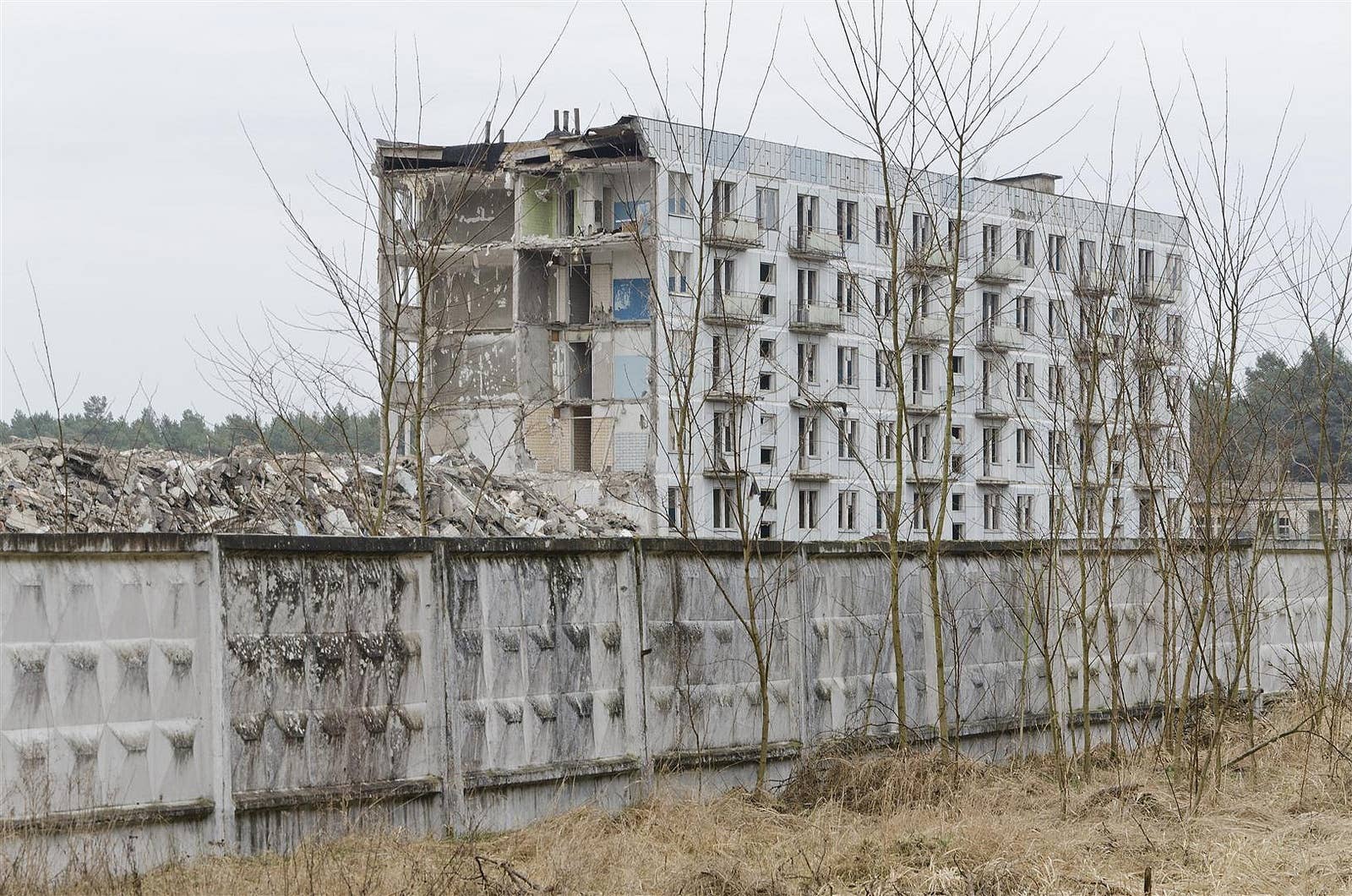 Soviet / Eastern European Compound Wall | HLJ.com