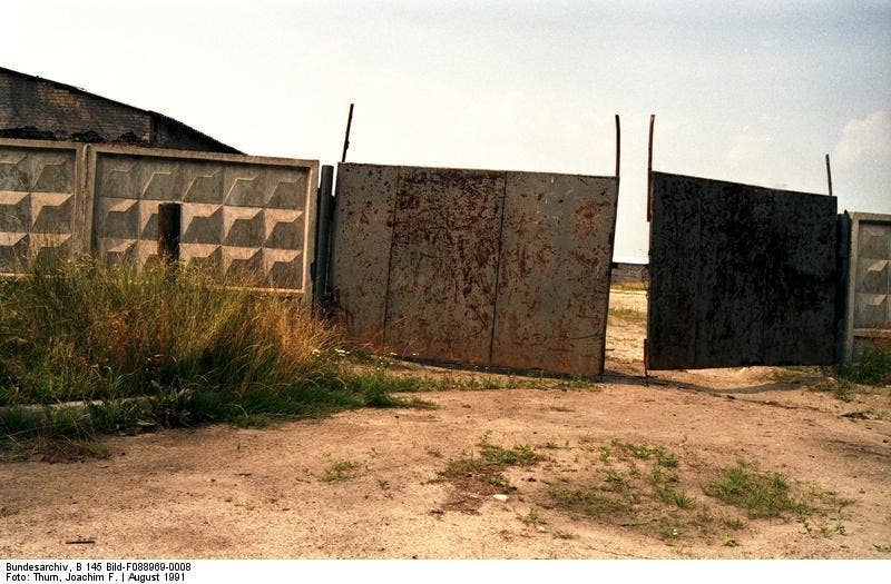Soviet / Eastern European Compound Wall | HLJ.com