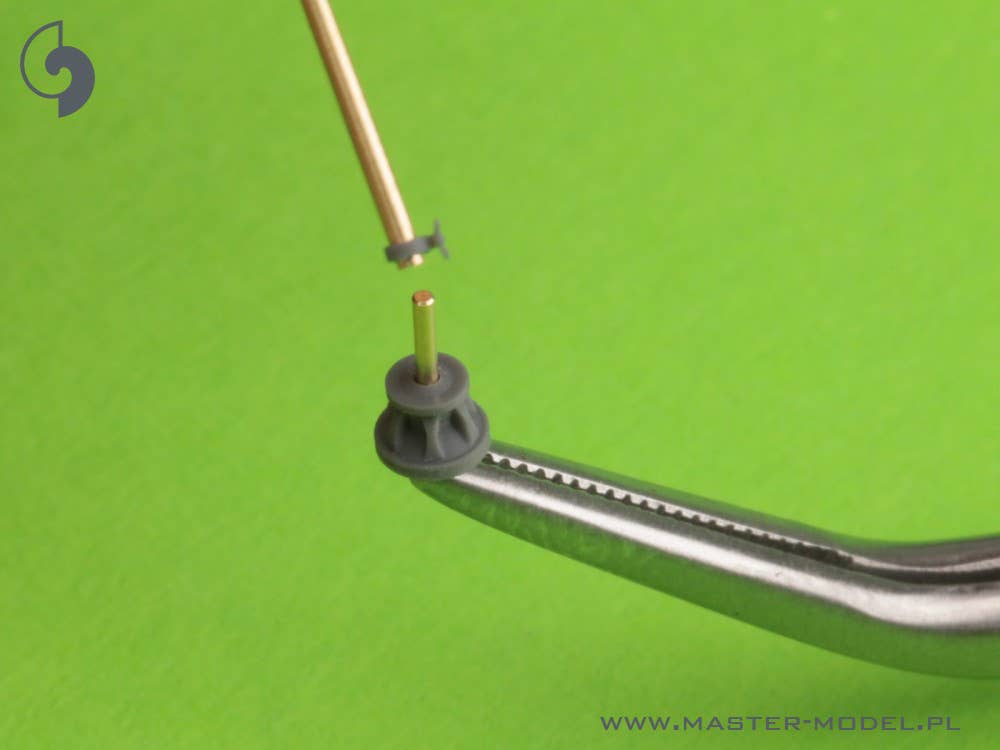 WWII German 1.8m Star Antenna Set (1 for Command Tank) | HLJ.com