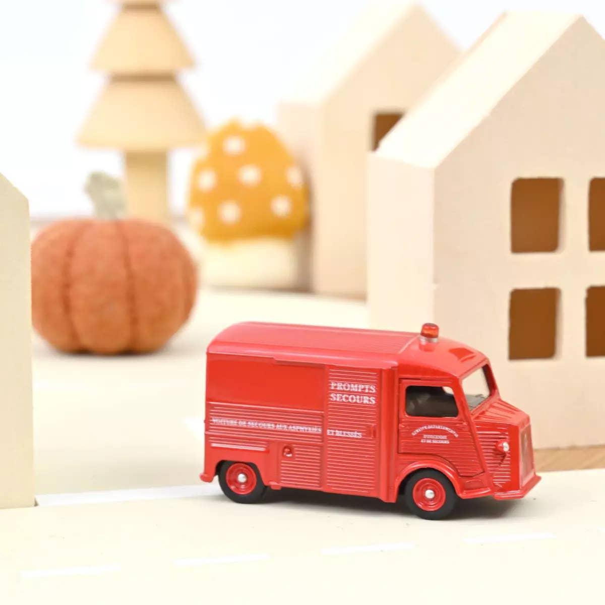 Citroen HY 1969 Fire Engine | HLJ.com