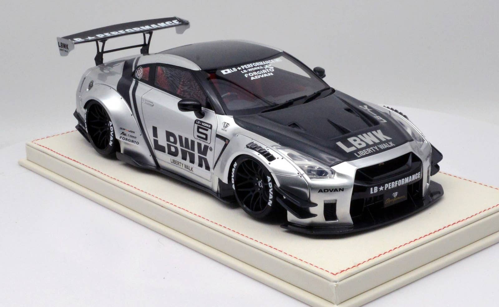 LB-Works Nissan GT-R R35 V2.0 LBWK Silver | HLJ.com