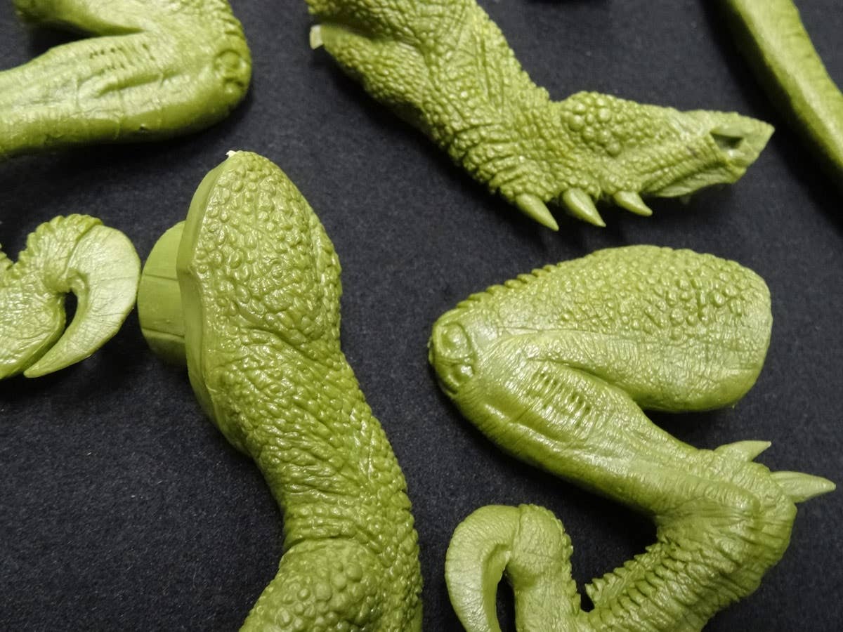 The Relic Kothoga w/Diorama Base | HLJ.com