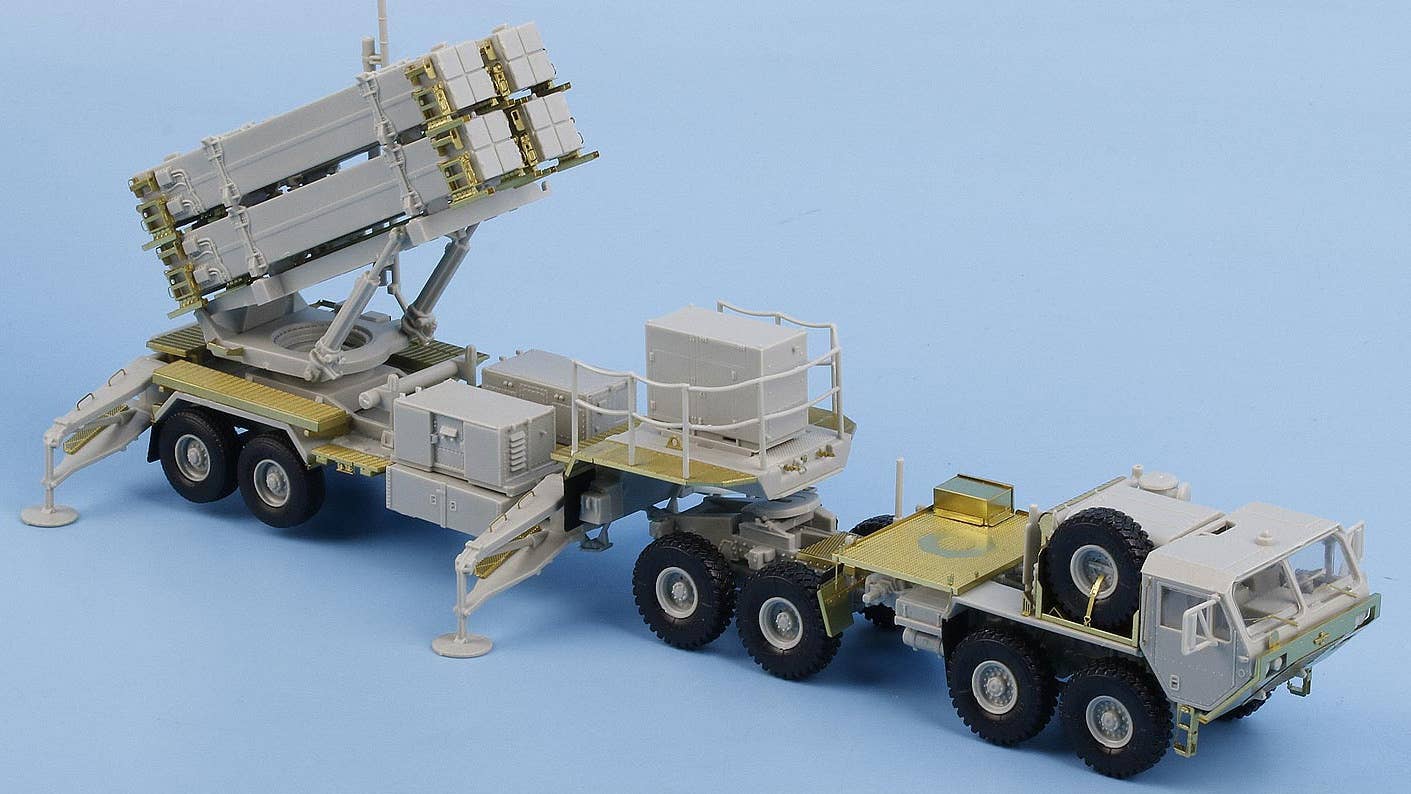 M983 HEMTT & M901 Launching Station Of MIM-104F (PAC-3) Detail-up Set ...