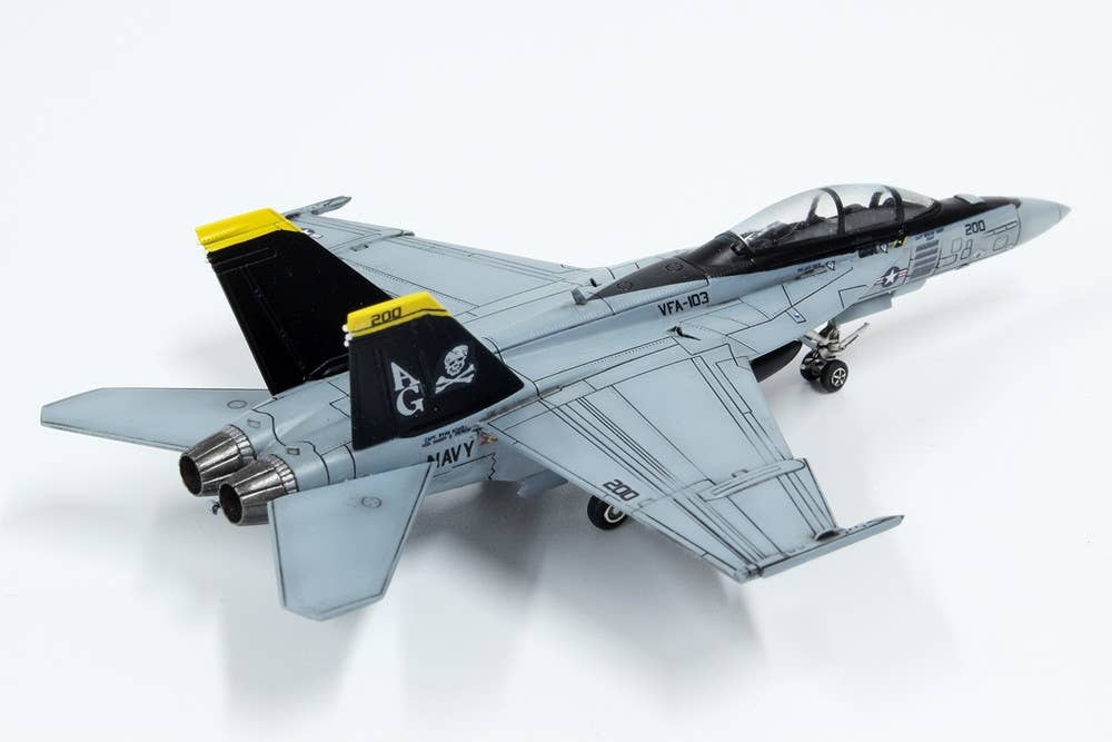 F/A-18F Super Hornet Two-Seater (2pcs) | HLJ.com