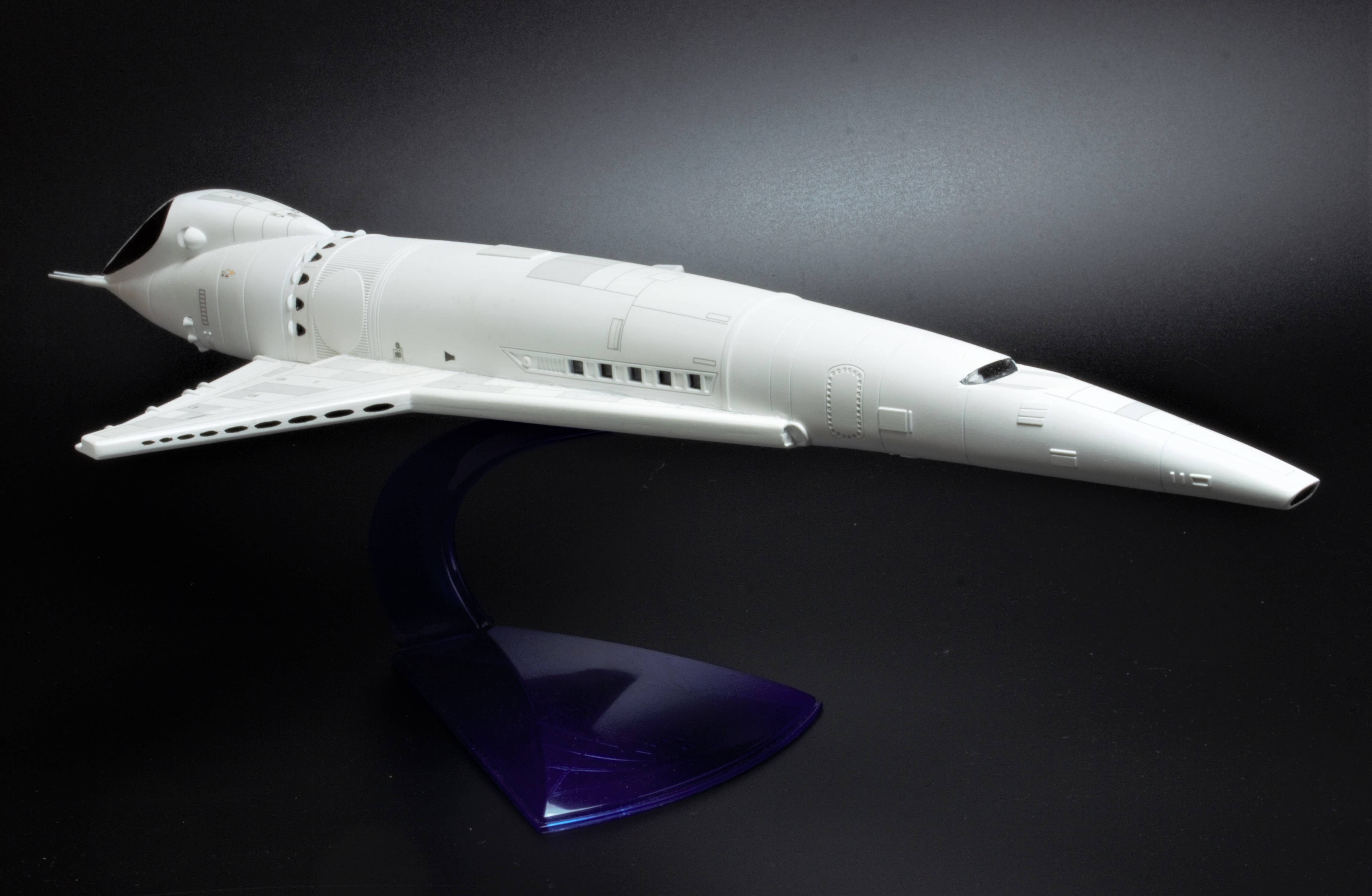 2001: A Space Odyssey: Orion III Space Clipper with Detail-Up Set | HLJ.com